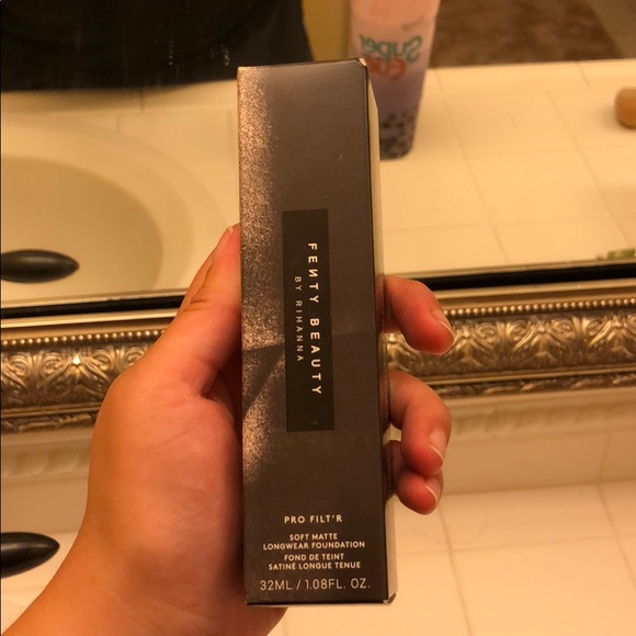 Fenty Beauty | Makeup | Fenty Beauty Foundation Shade 22 | Poshmark